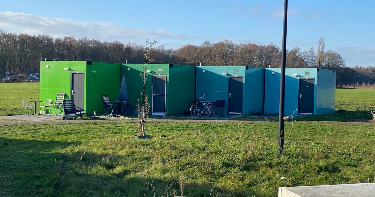 Deel van tijdelijke containerwoningen in Veldhoven na vijf jaar al ...