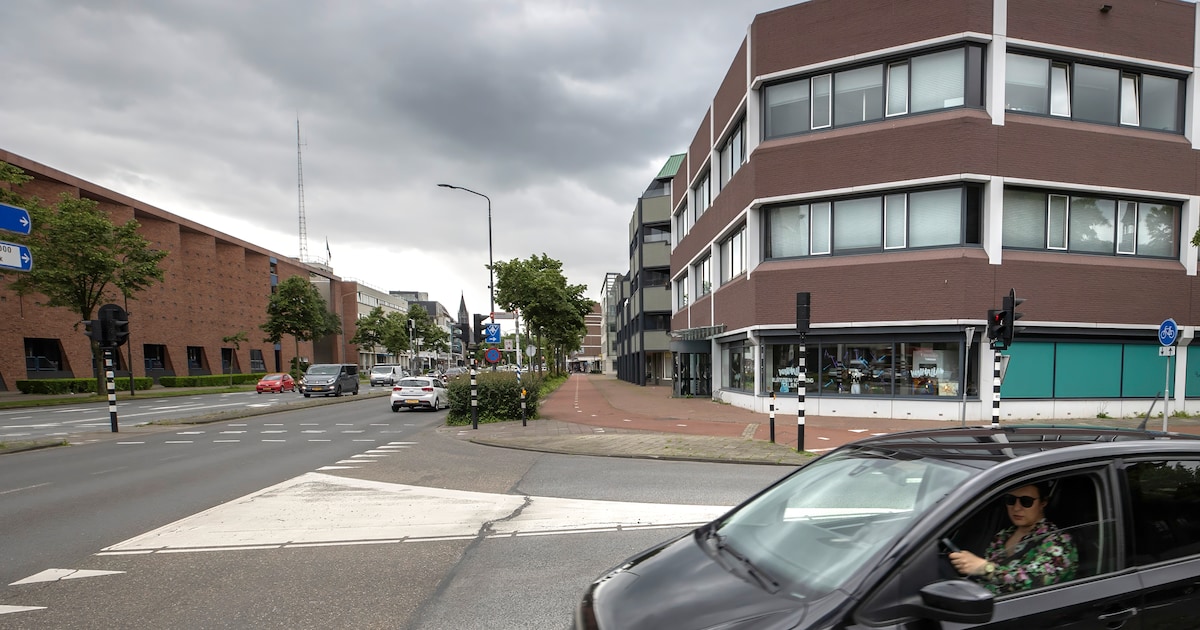 Oude bank maakt plaats voor wat Helmonds hoogste toren moet worden: 15 ...