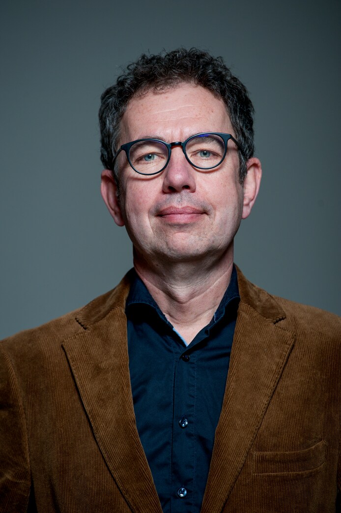 Dit is de winnaar van de schrijfwedstrijd en auteur van het Boekenweekgeschenk | Show | ed.nl