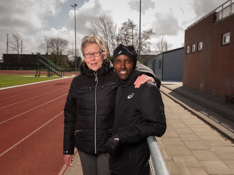 Truus (80) ontdekte Filmon bij het hek van de atletiekbaan: ‘Hij won ...
