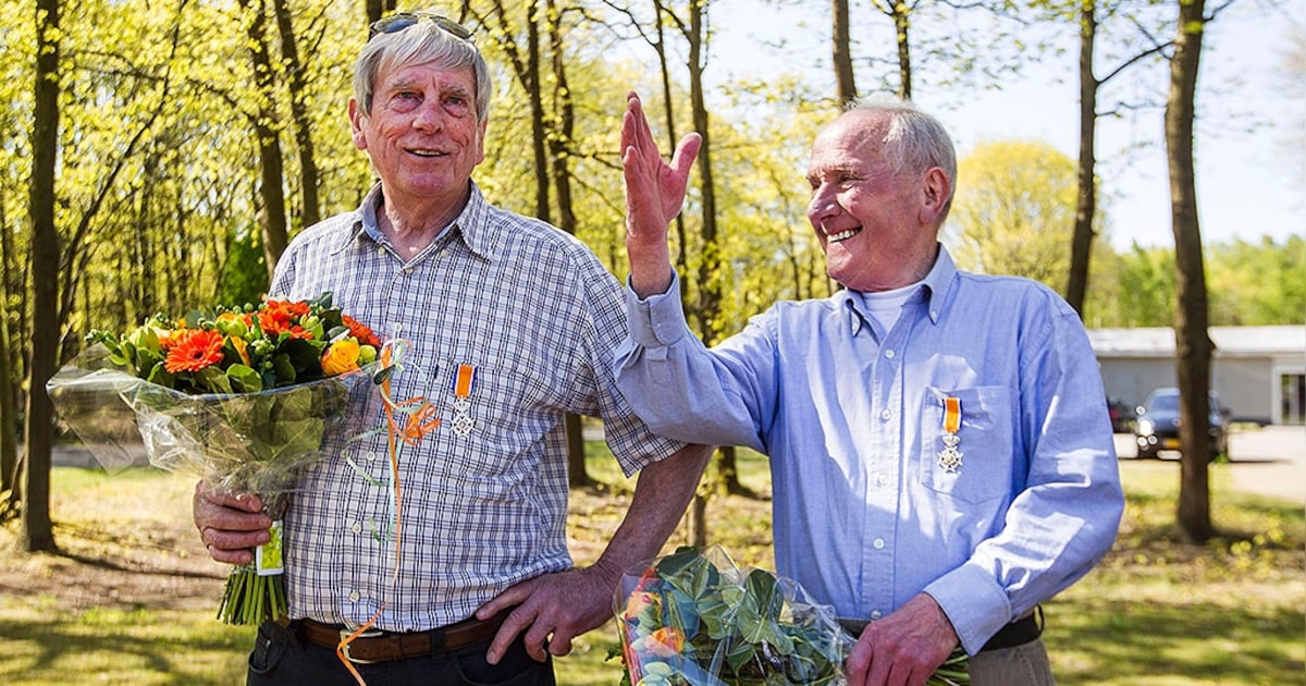 Een lintje voor Ton Kramer en Bas Krijnen, vrijwilligers bij ...