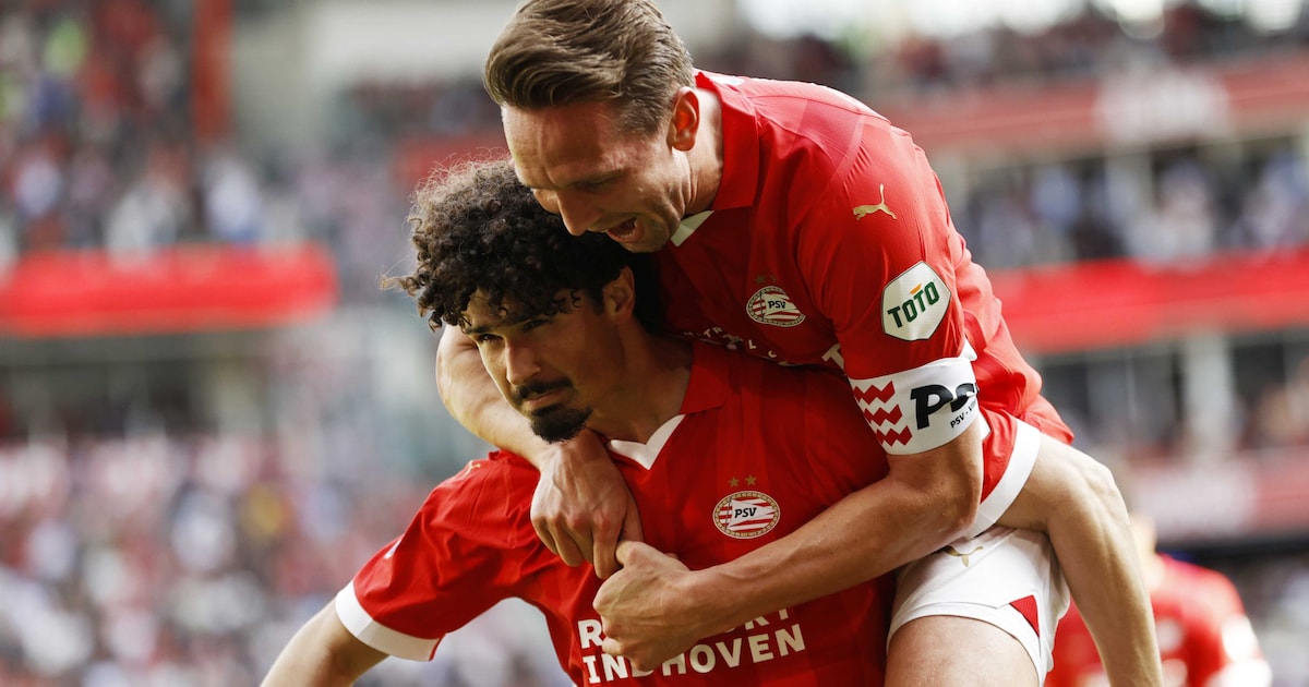 Wanneer en waar krijgt PSV na een eventuele titel de kampioensschaal ...