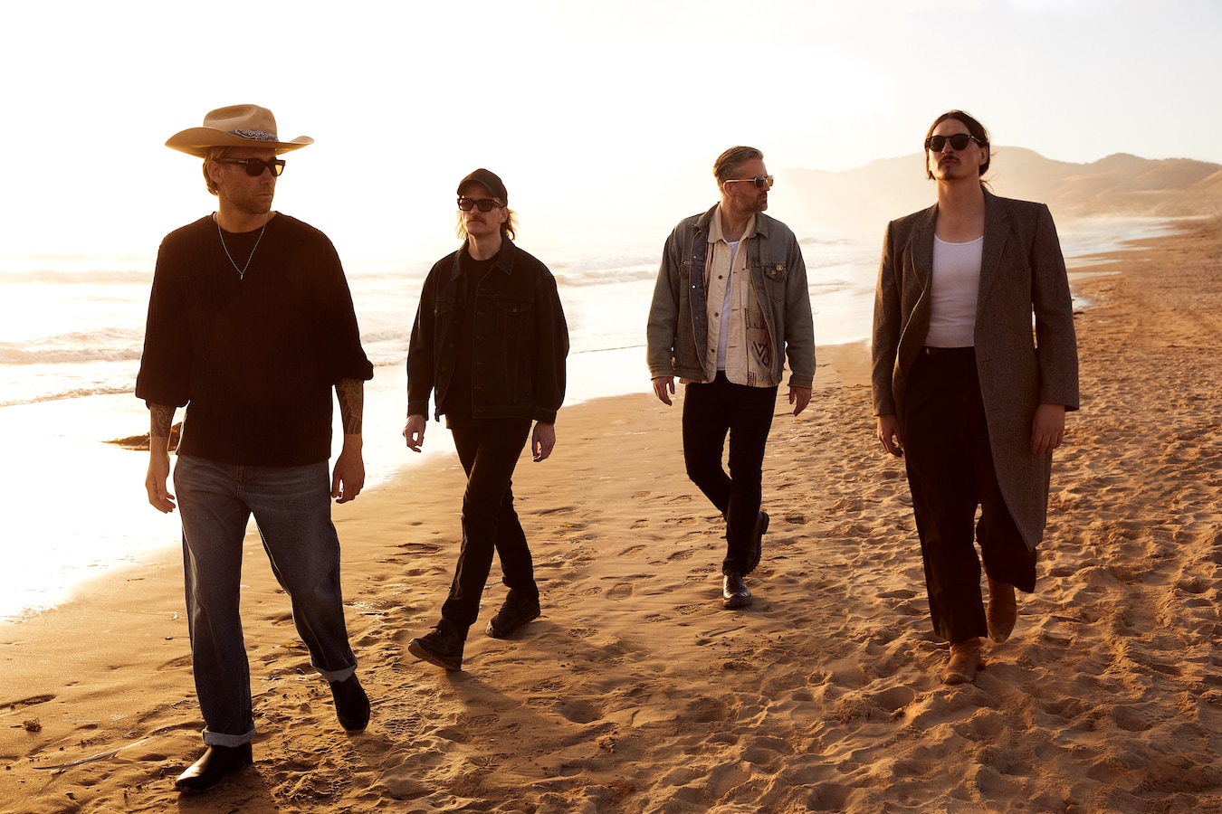 Nieuwe zanger Kensington hoorde voor het eerst eigen liedje op de radio ...