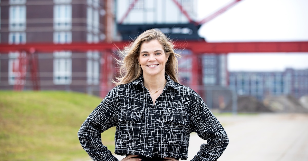 NOS-verslaggever Simone Tukker merkt dat mensen zich tegen de media ...