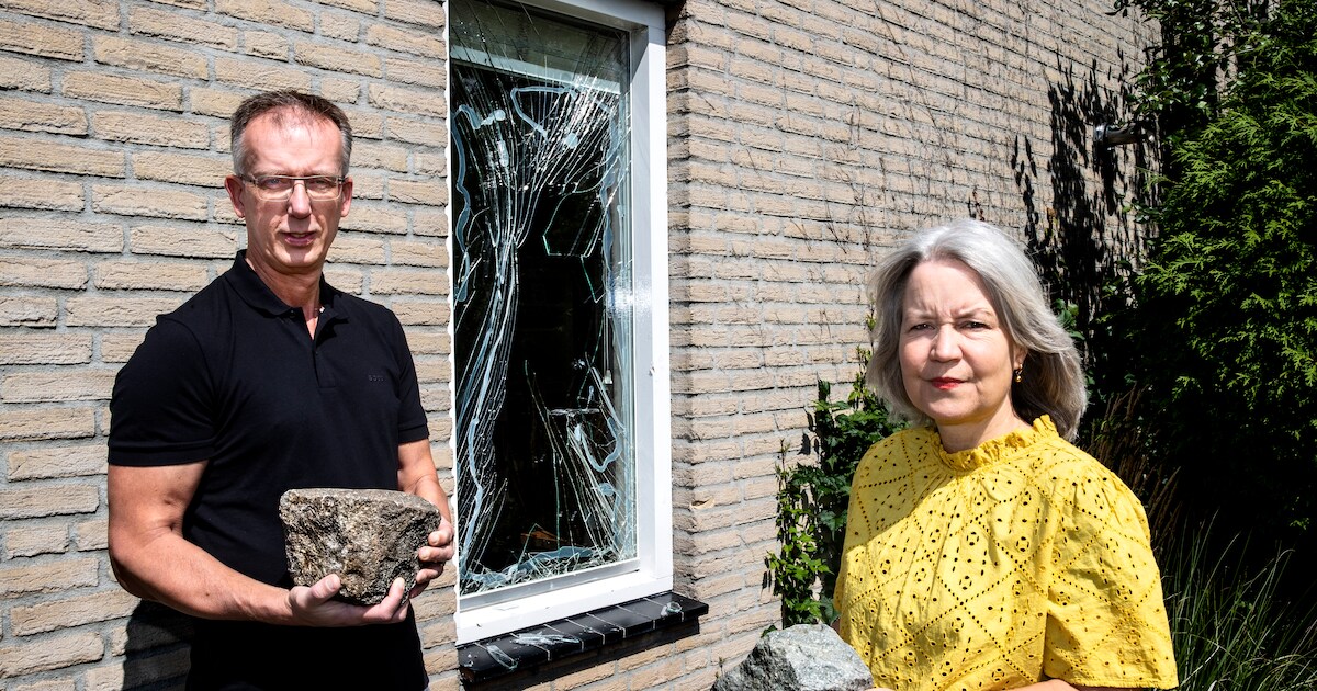 Stenen van acht kilo door de ruiten; familie uit Nuenen voelt zich ...