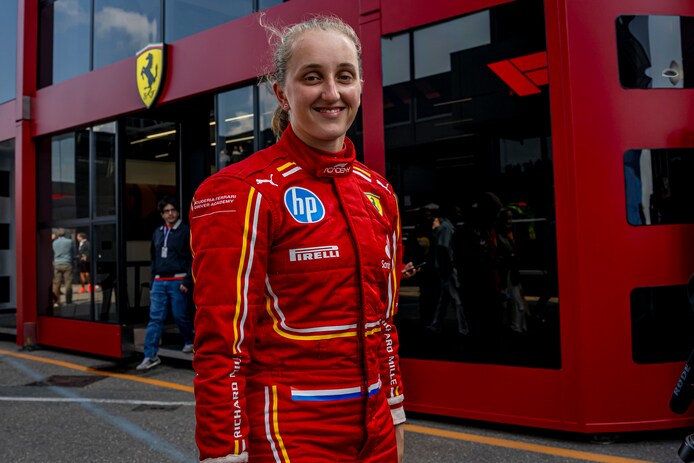 Maya Weug weer namens Ferrari in vrouwenklasse Formule 1 | Formule 1 ...