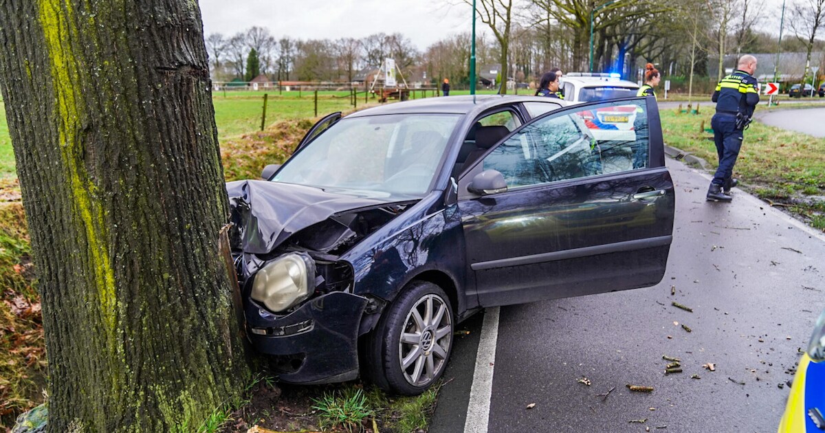 Auto’s vliegen uit de bocht op rondweg Heeze; VVD wil maatregelen ...