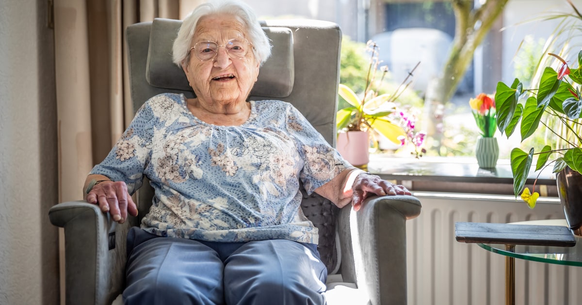 Het geheim van Riet (100): optimisme, groente, fruit en een glaasje ...