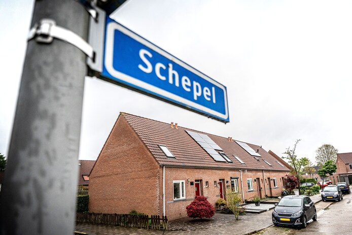 Buren strijden om parkeerplekken voor hun deur: 'Als ik terugkom kan ik ...