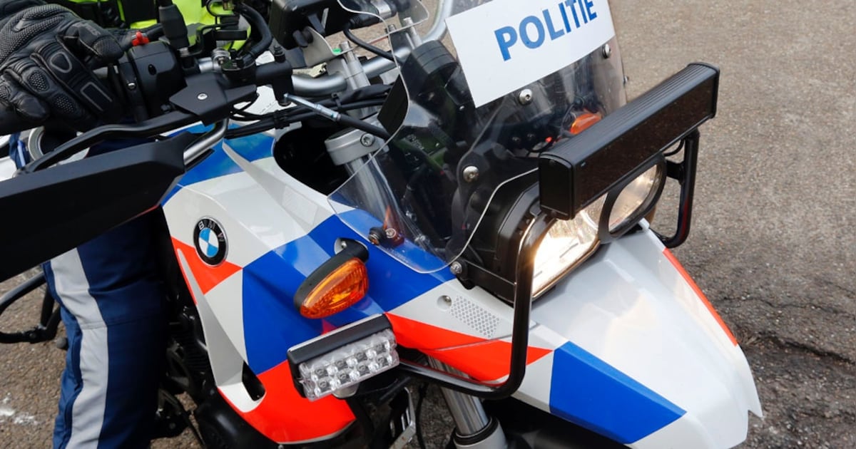 Automobilist rijdt bijna motoragent aan in Eindhoven, blijkt onder ...