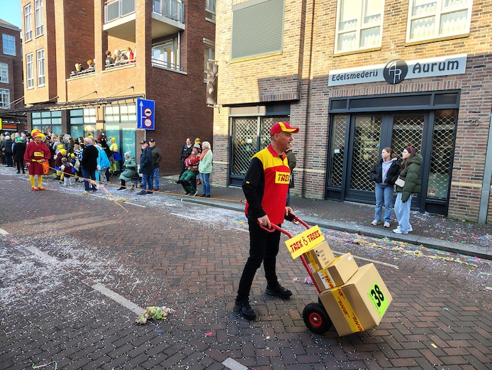 Creativiteit siert de optocht in Asten | Carnaval | ed.nl