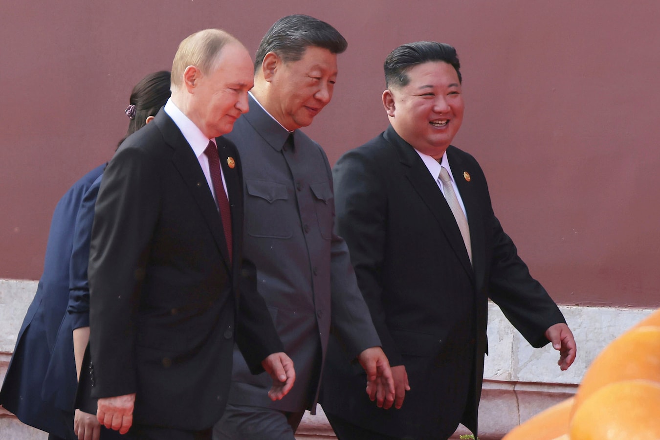Van strandresorts tot drones: nieuwe brug maakt band tussen Kim Jong-un ...