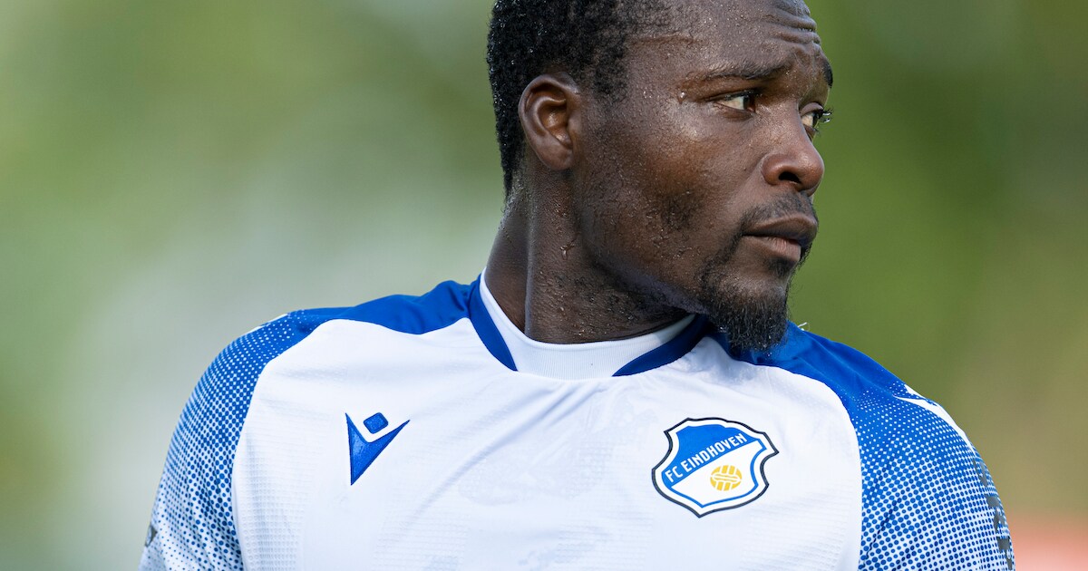 Blessure Sanoh valt tegen: FC Eindhoven maandenlang zonder de aanvaller ...