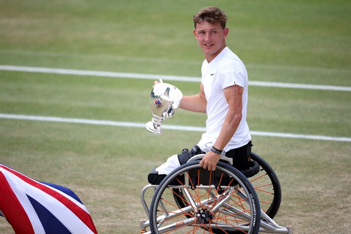 Niels Vink (21) kan op Wimbledon weer juichen na periode vol tegenslag ...