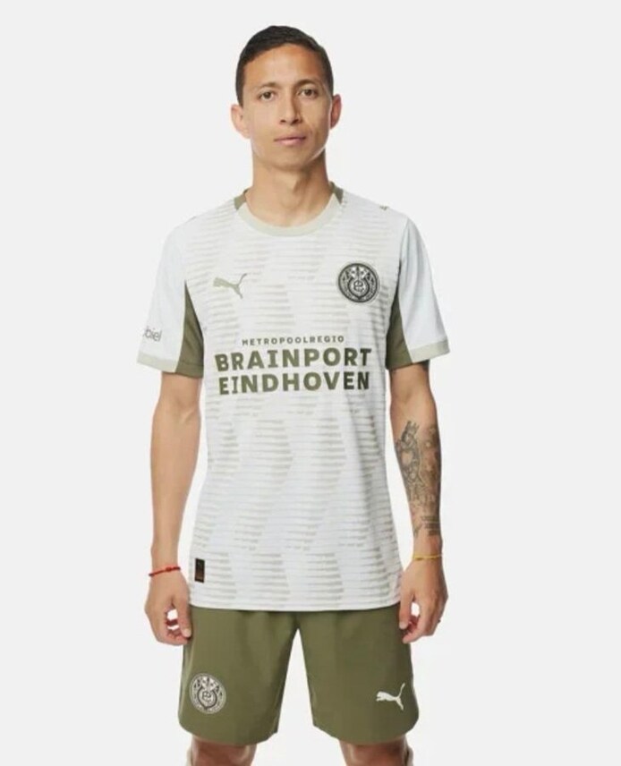 PSV maakt het nieuwe Champions League-tenue bekend en de datum waarop het thuisshirt er is | PSV ...