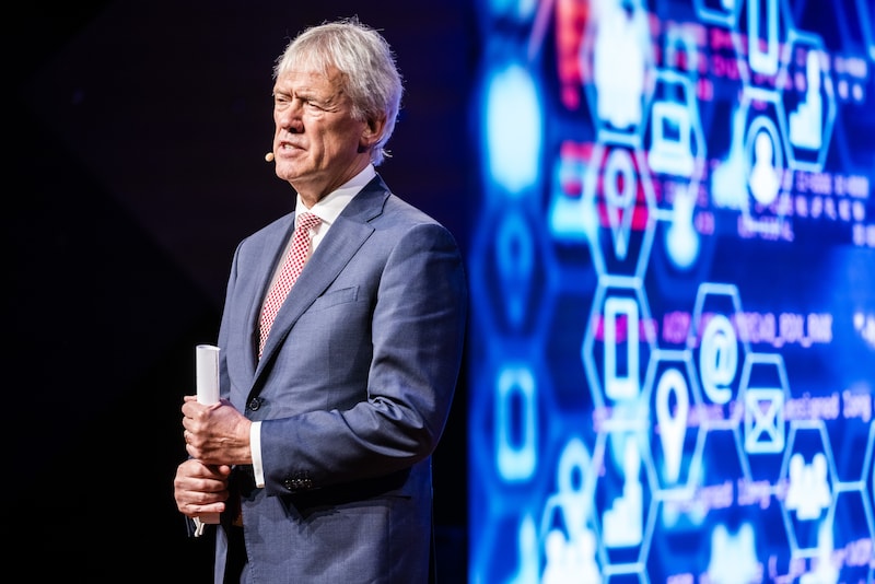 Het is ‘één voor twaalf’ voor onze economie, waarschuwde ASML-baas ...