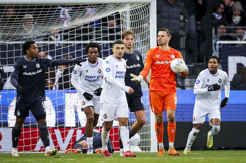 Feyenoord boekt benauwde zege op Telstar en maakt einde aan pijnlijke reeks | Voetbal | ED.nl