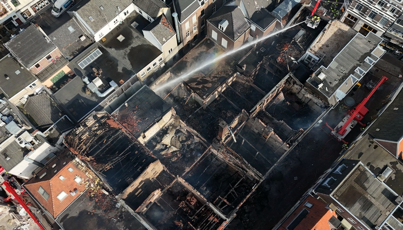 Brand Arnhem: Horeca en winkels tot zeker morgenochtend dicht, geen vermisten en gewonden gemeld ...