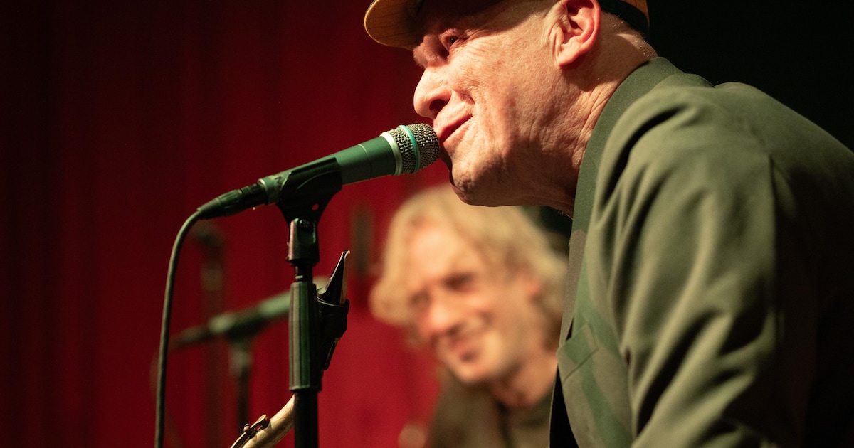 Bertus Borgers met Brabant Funk op het podium van de Noordkade in ...