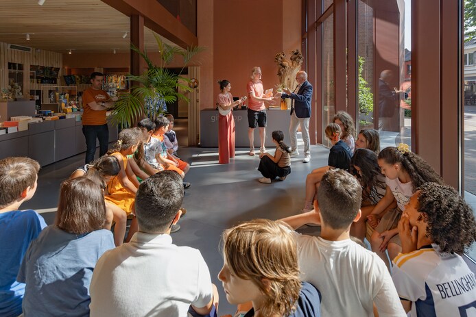 Van Gogh Village Nuenen ontvangt 100.000e bezoeker sinds Máxima het ...