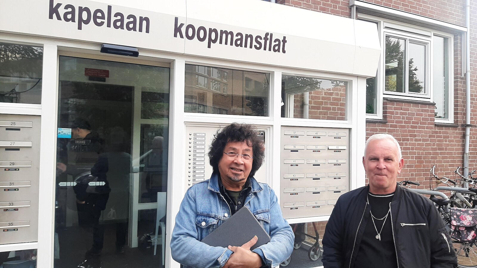 Geen licht, geen warm water, geen wifi: deze senioren zitten al ruim ...
