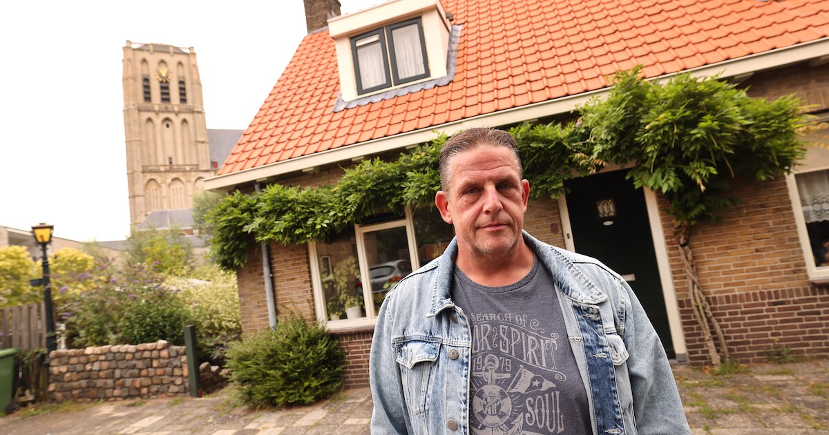 Sven wordt uit het huis van zijn moeder gezet na jarenlange mantelzorg ...