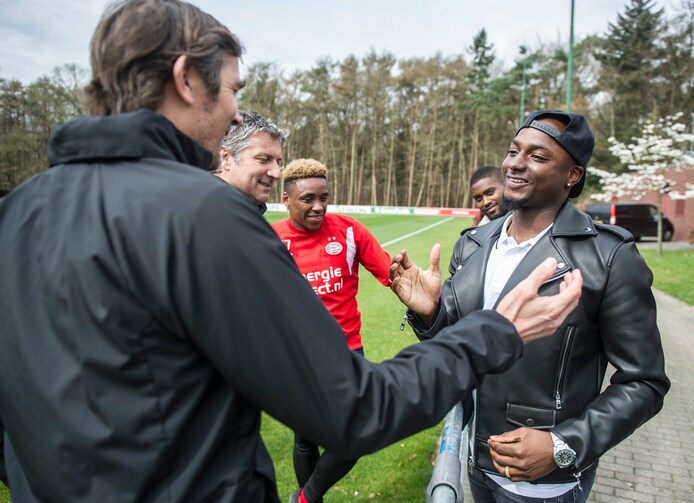 Voormalig PSV-linksback Jetro Willems in gesprek met FC Groningen | PSV ...