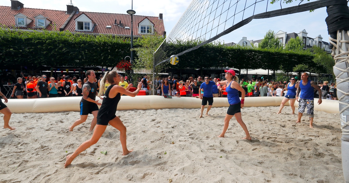 ‘Beachvolleybaltoernooi moet intimiteit behouden’ | Regio | ED.nl