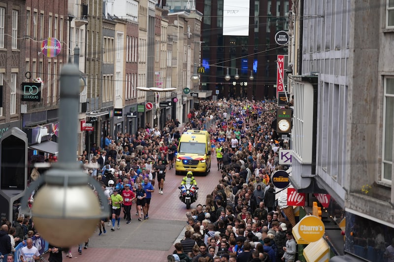 Dit was de ASML Marathon Eindhoven: Keniaan wint, laatste loper komt ...
