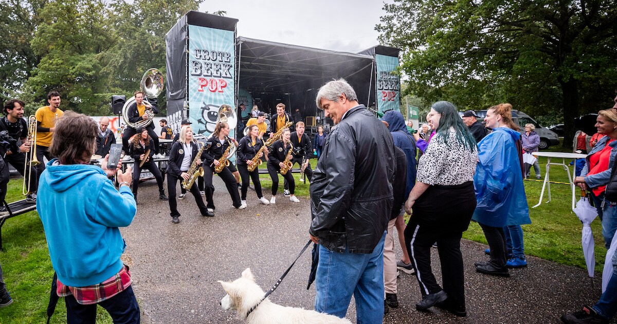 Geen alcohol of wiet, wel regen en veel plezier op Grote Beek Pop in ...
