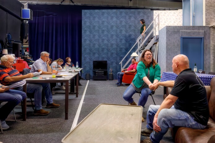 Nieuwe voorstelling van De Bossche Komeedie: ‘En nou mun kiet uit ...