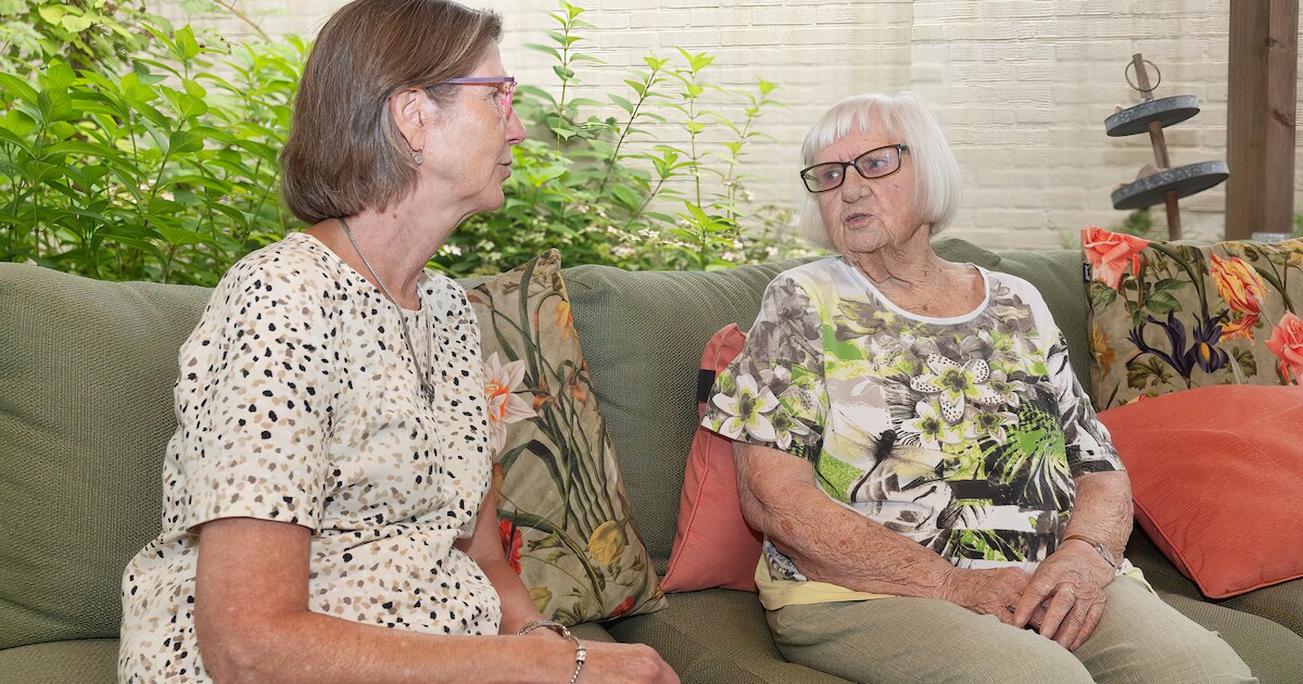 Anneke (95) uit Someren kreeg pas zwemles op haar 37ste, sindsdien is ...
