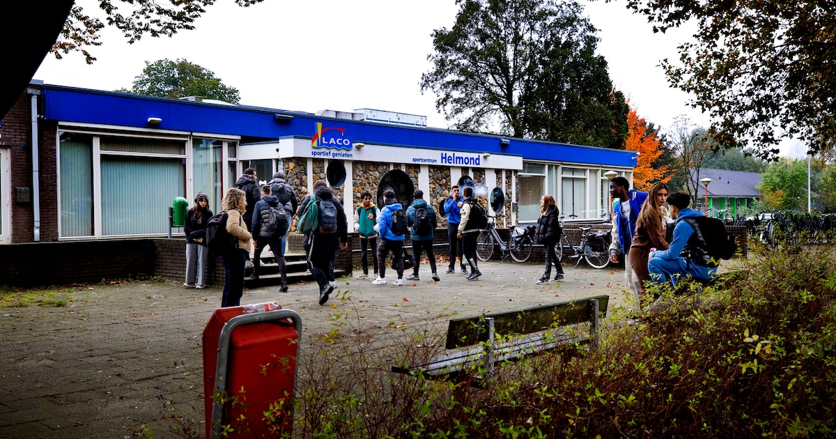 Afgedankt Helmondse zwembad De Wissen begint aan laatste fase in afwachting van sloophamer ...