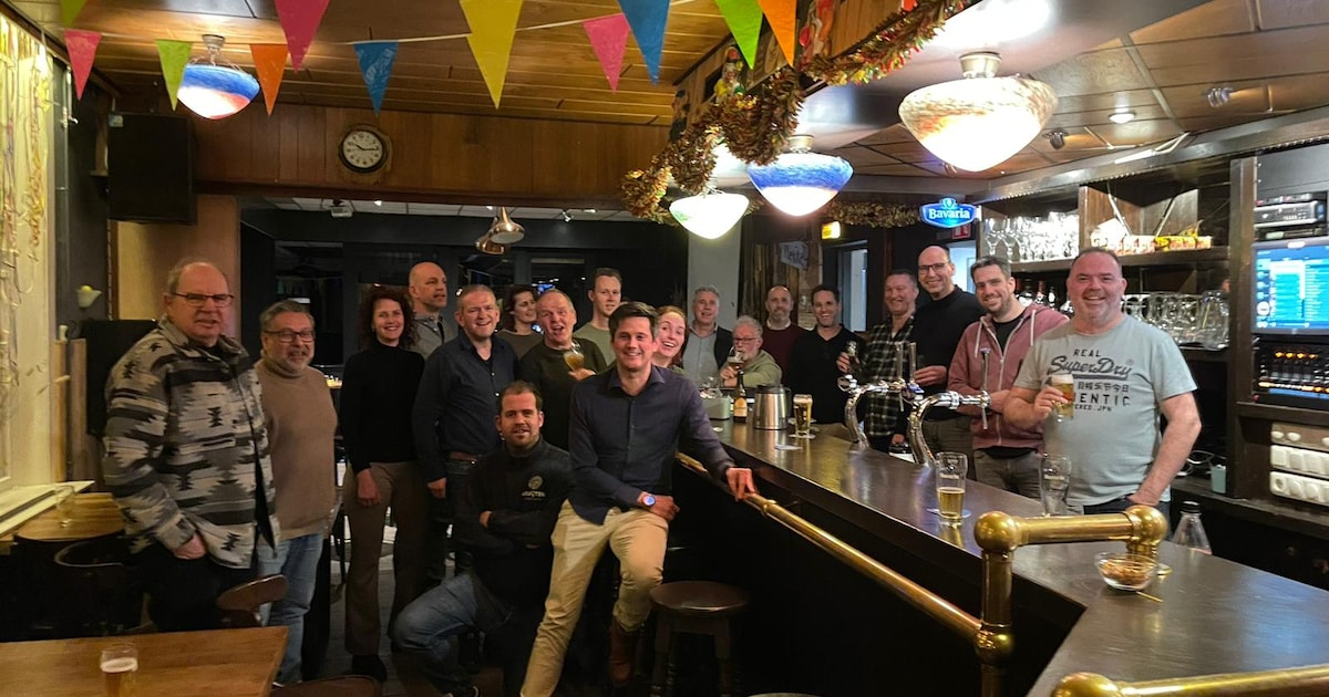 Dorpsgenoten blazen dorpscafé Handel nieuw leven in: ‘Voor de leefbaarheid is dit zo belangrijk ...