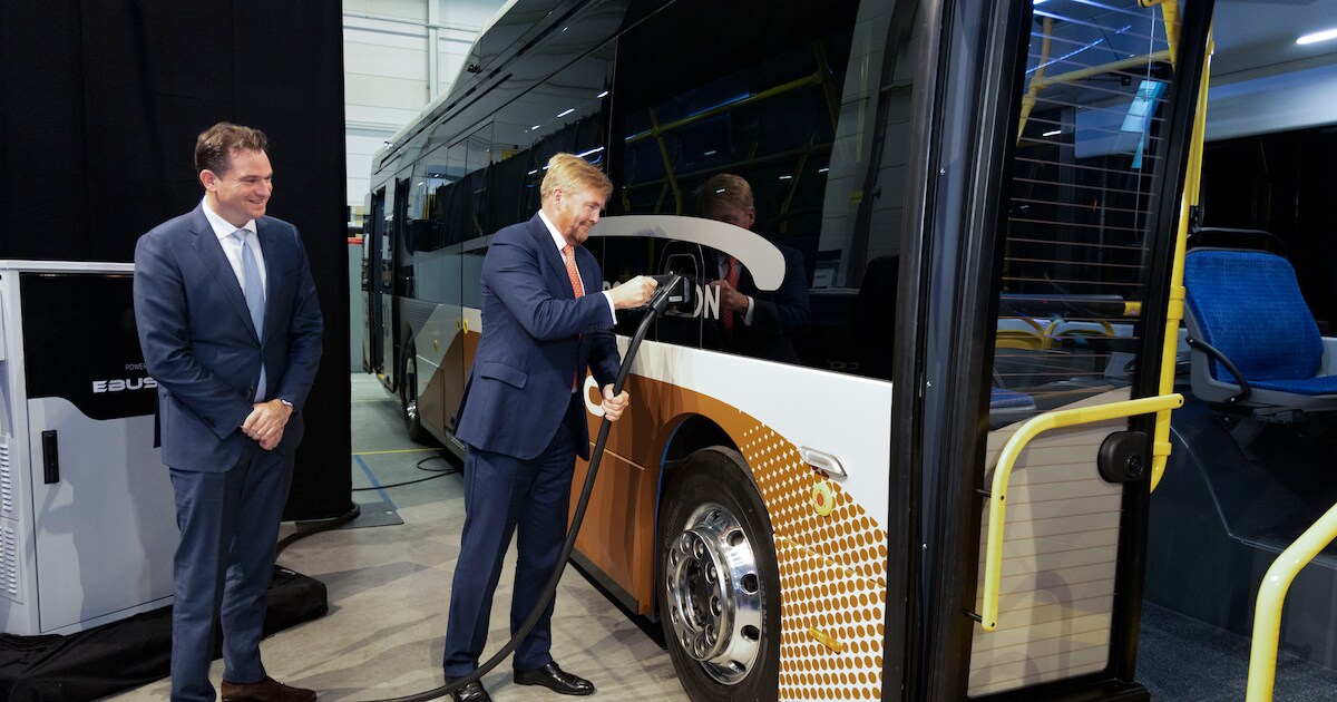 ‘Mister Ebusco’ geofferd, maar komt reddingspoging op tijd voor Deurnese bussenfabrikant ...