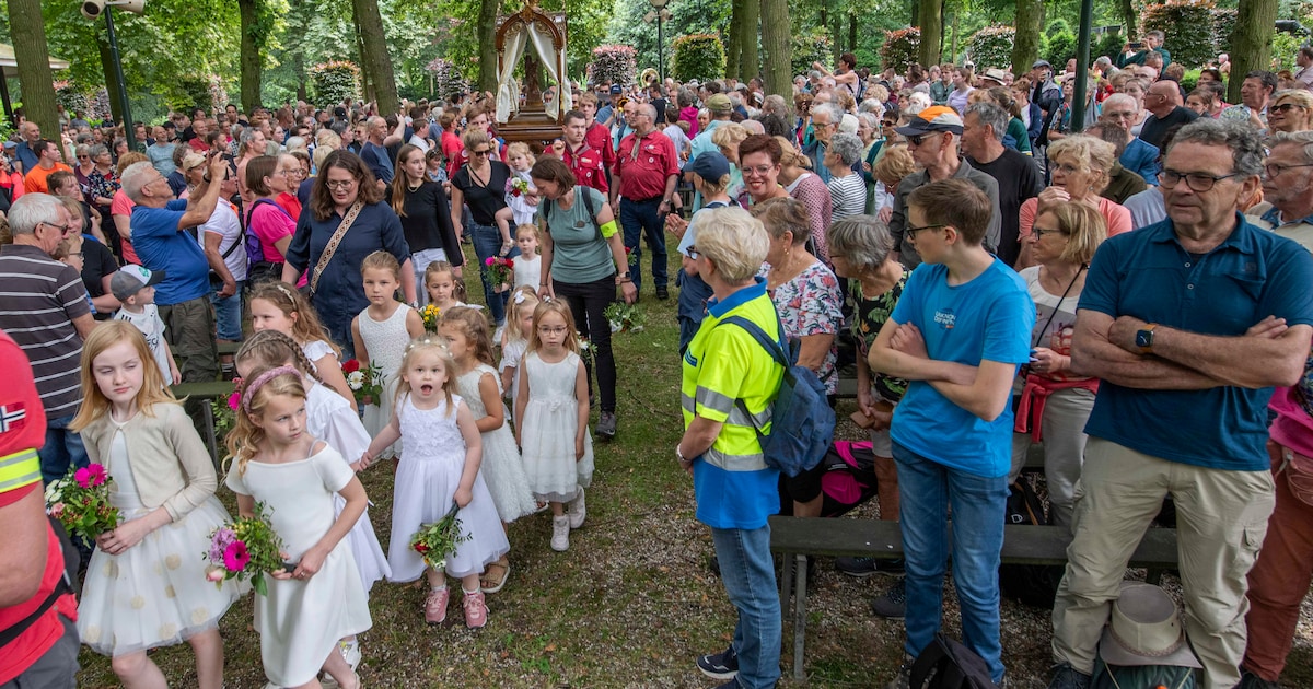 Handel weer in het teken van de jaarlijkse processie uit Valkenswaard ...
