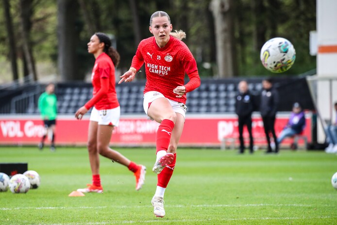 PSV Vrouwen lopen in Den Haag tegen de lamp: ‘Het spel was lange tijd ...