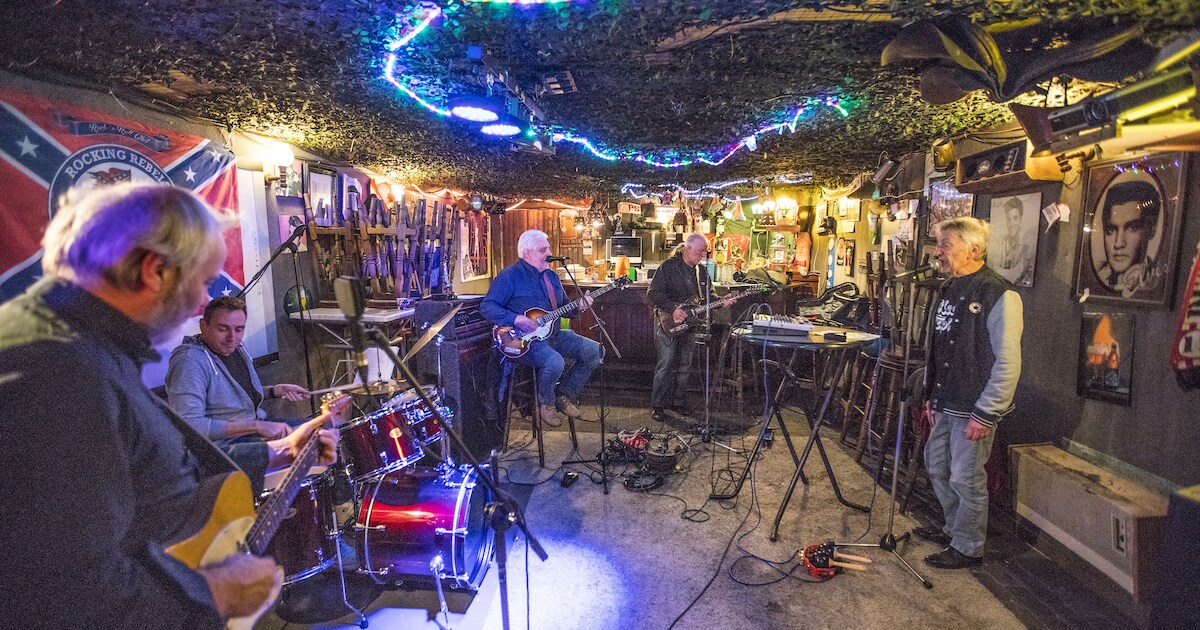Rock-'n-roll band Mac Taple geeft optreden bij danscentrum Verspaandonk ...