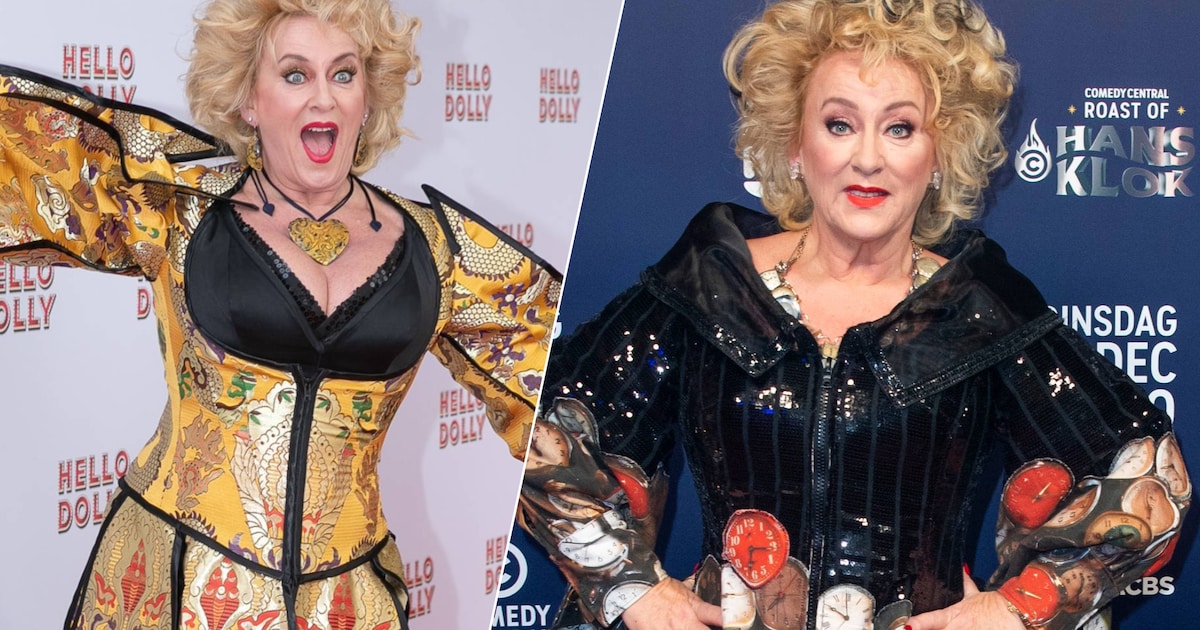 Hoe vrolijk de kostuums van Karin Bloemen ook ogen, eigenlijk vertellen ...