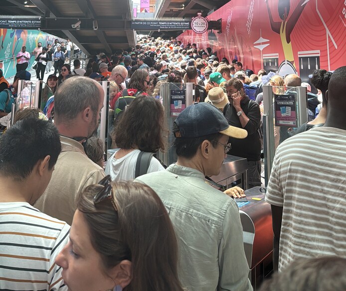 Spelen een feest dankzij vrolijke Fransen: plantenspuit tegen de hitte ...