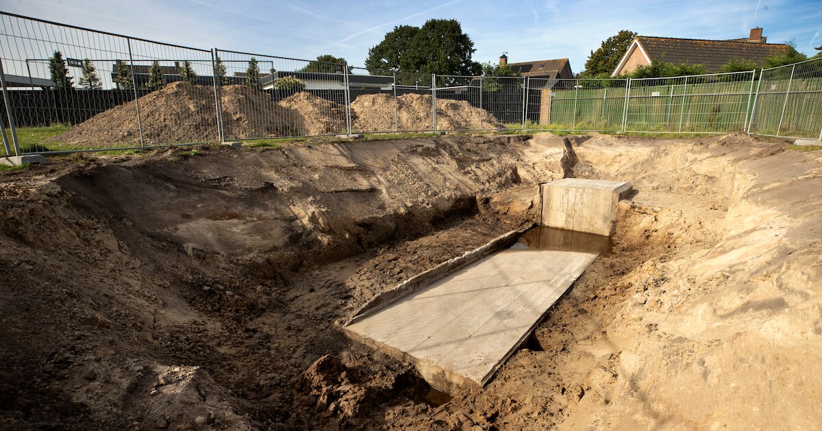 Een loopgraaf gaat Neerkant uit, andere blijft en wacht mogelijk ...