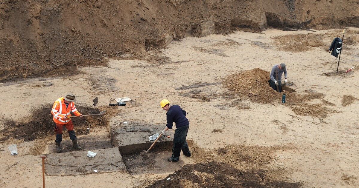 Steensel leert over oude historie door archeologische vondsten in de Boterbochten | Eersel | ed.nl