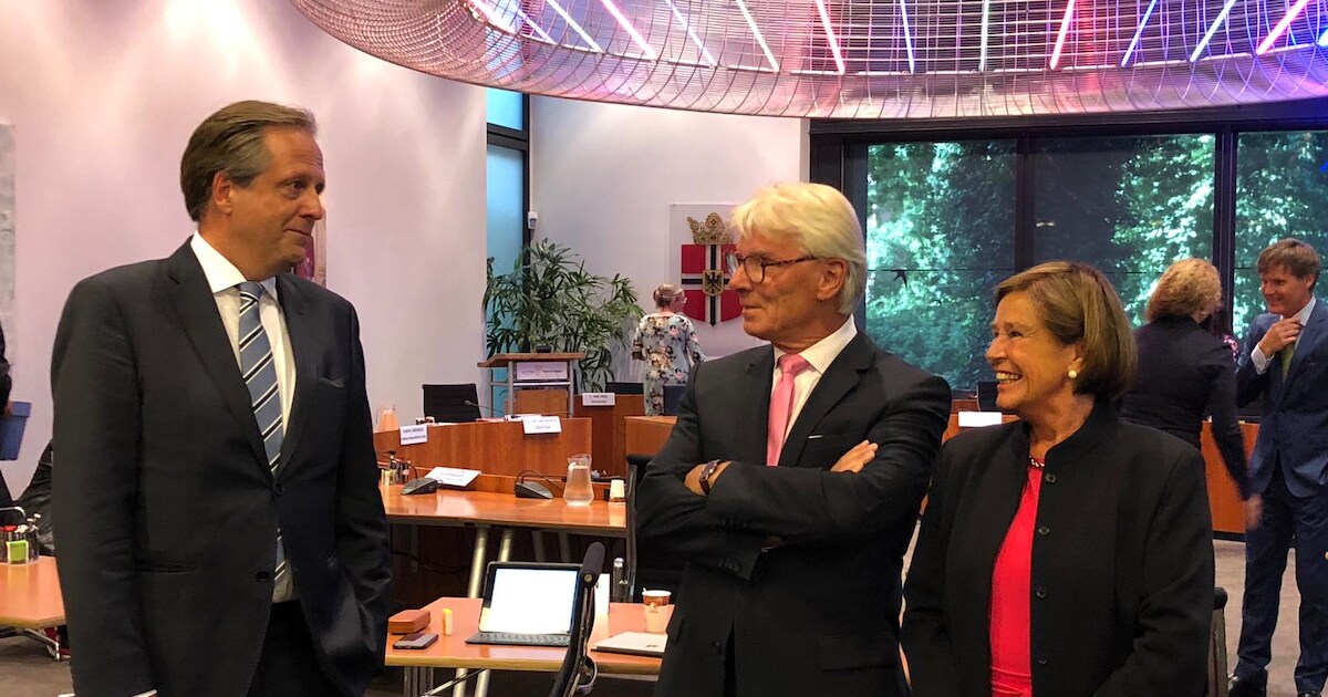 Pechtold bij afscheid Henk Giebels in Gemert | Regio | ED.nl