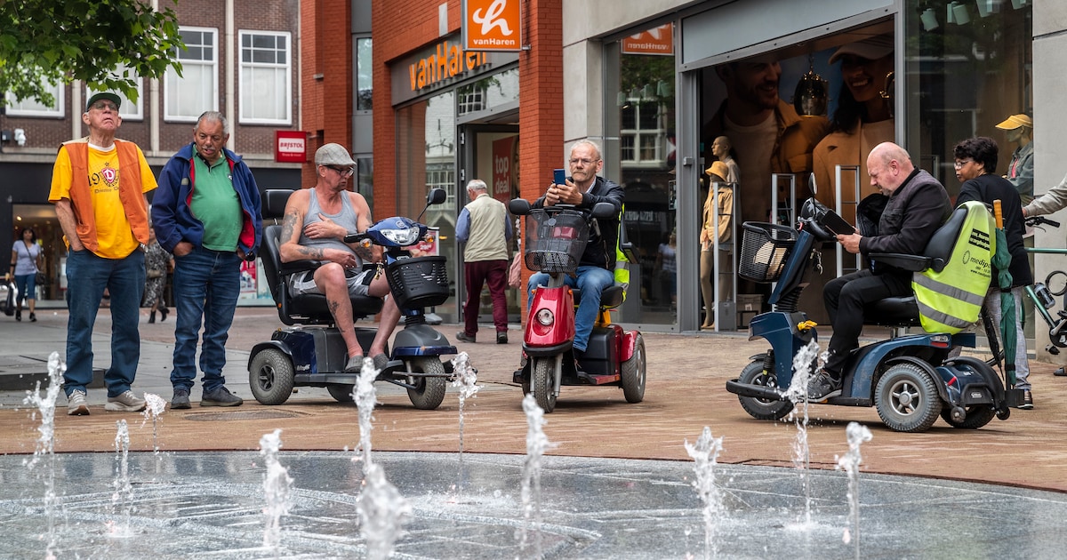 Zie je jonge mannen op een scootmobiel rijden? Grote kans dat deze ...