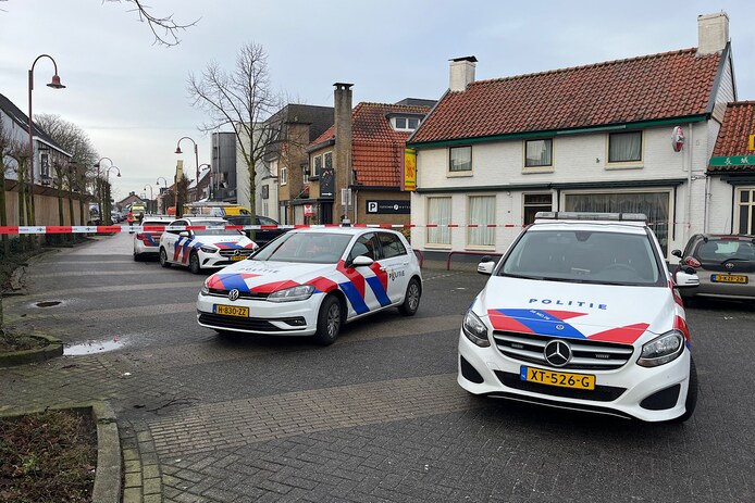 Gewonde bij gewapende overval op casino in Made, verdachten vluchten weg in rode deelauto ...