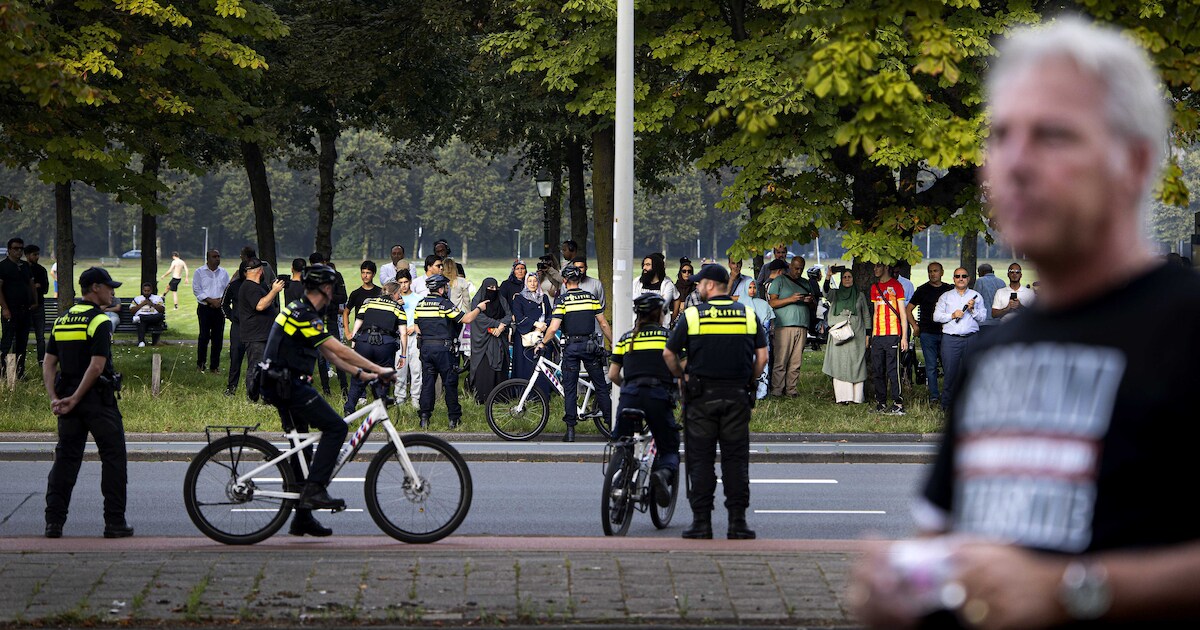 Turkije roept Nederland op het matje na verscheuren van koran ...
