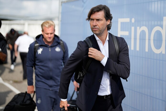 John de Jong na vertrek bij PSV voor het eerst in de schijnwerpers ...