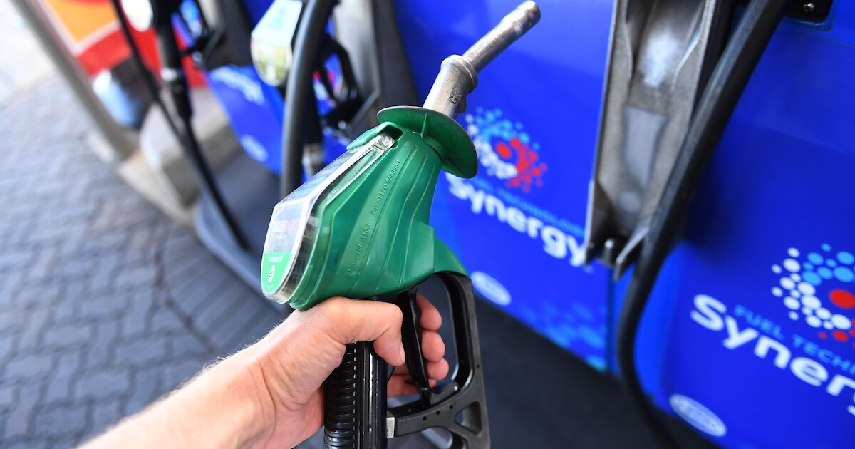 Nederlanders betalen zich blauw aan benzine, maar hoe zit het in de ...