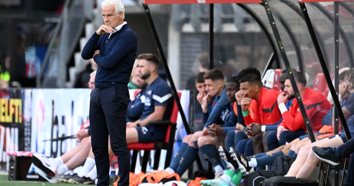 PSV heeft geen tijd te verliezen: zoektocht naar nieuwe trainer in ...