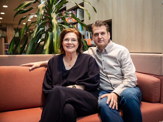 Zijn ouders zijn een paar uurtjes weg als Tim (16) meedoet aan een choking challenge, en dat ...